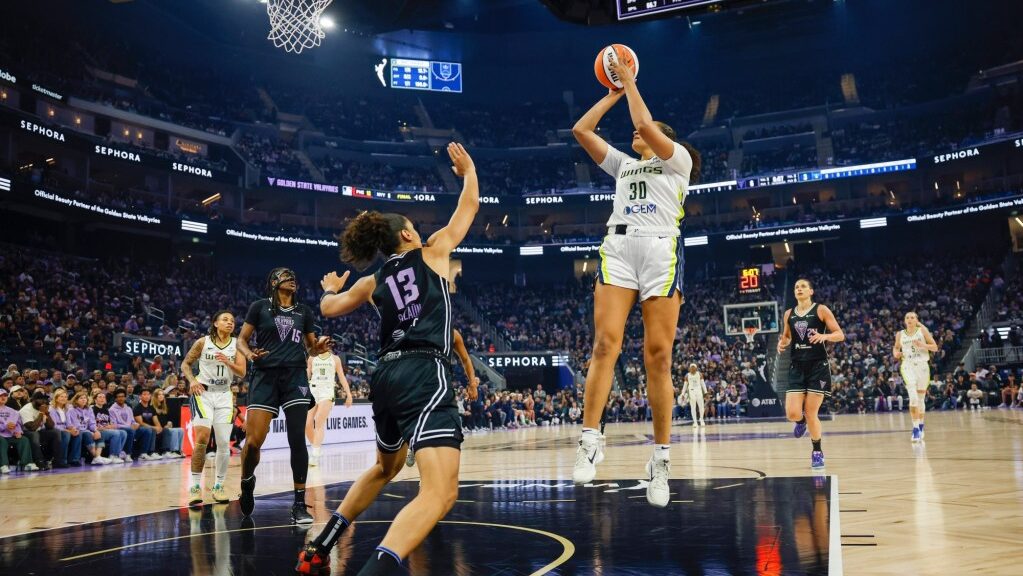 Haley Jones Shines in WNBA Debut Amid Family Support in San Francisco ...