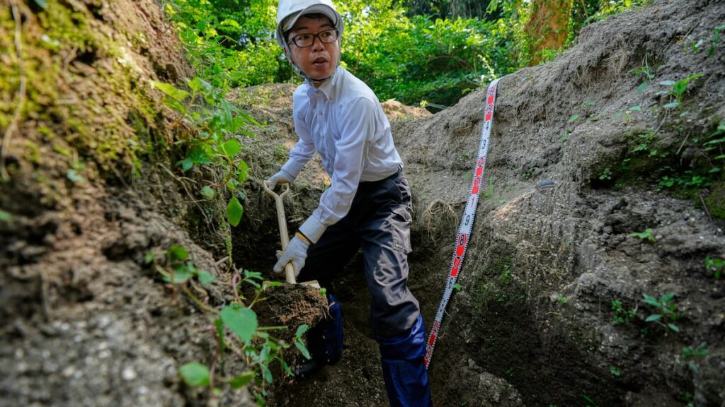 Ninoshima Searches for Remains 80 Years After Hiroshima Bombing ...