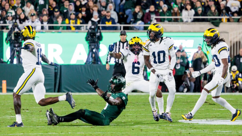 Michigan Wins Paul Bunyan Trophy, Defeats Michigan State 31-20 ...