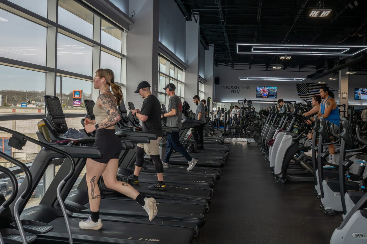 New Year’s Resolutions Drive Gym Traffic in Staten Island - NEWSNOWCHICAGO